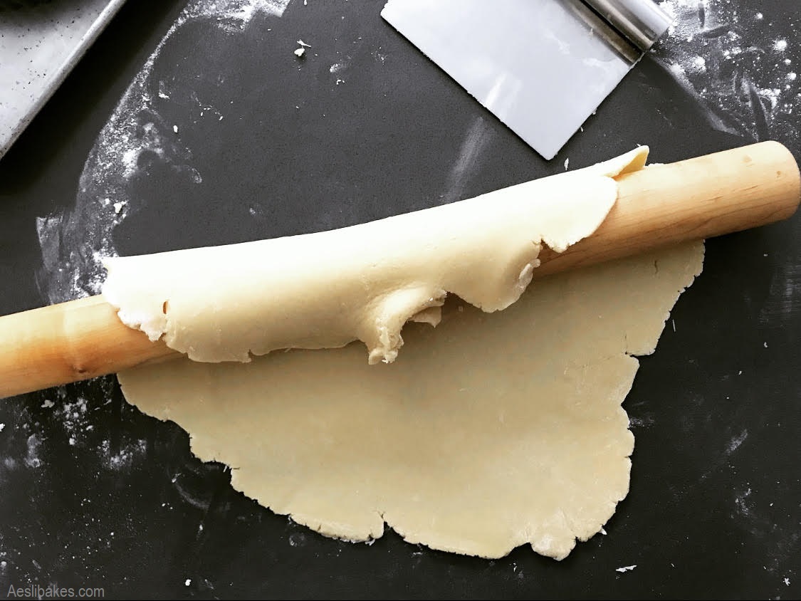Crisp & Buttery Sweet Pastry Crust (and How to Blind Bake) - AeslinBakes